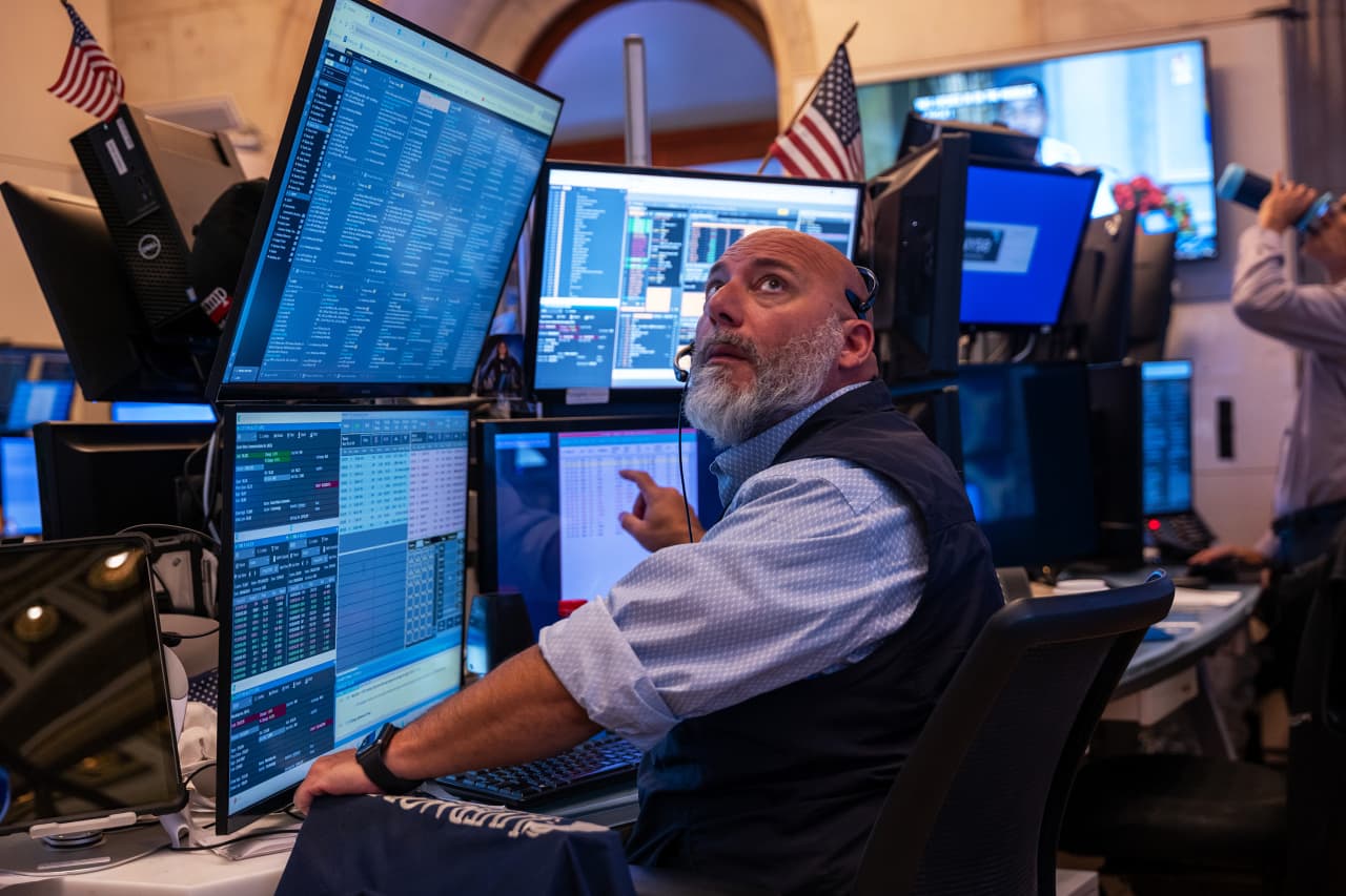 These Stocks Moved the Most Today: Apple, Intel, Chevron, Exxon ...