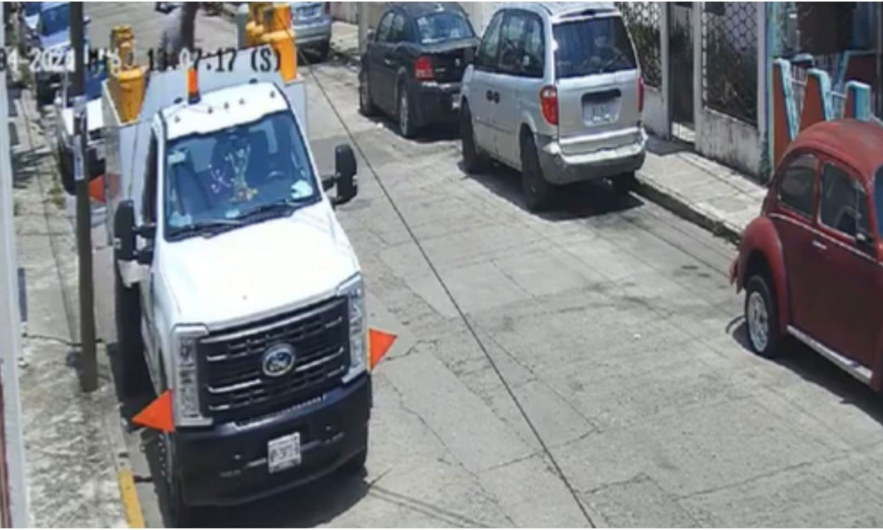 VIDEO: captan el momento exacto en que explota tanque de gas sobre ... VIDEO: captan el momento exacto en que explota tanque de gas sobre ...