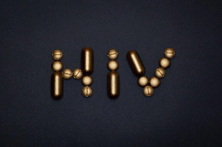 Early HIV drugs give immune system a brief reprieve before ...