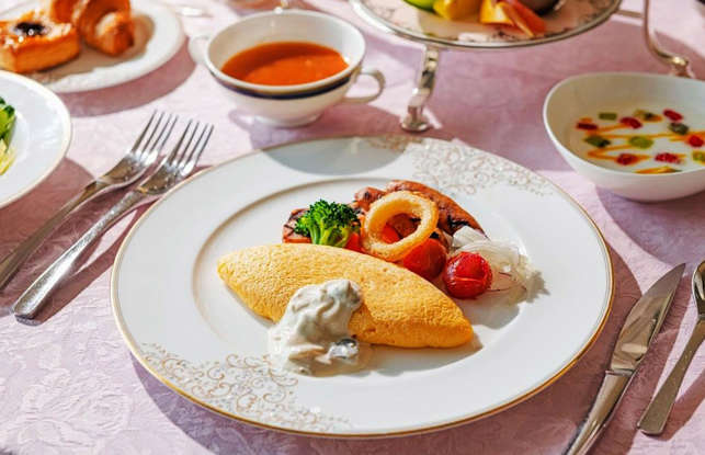 Explore the world's BEST hotel breakfasts around the world Explore the world's BEST hotel breakfasts around the world