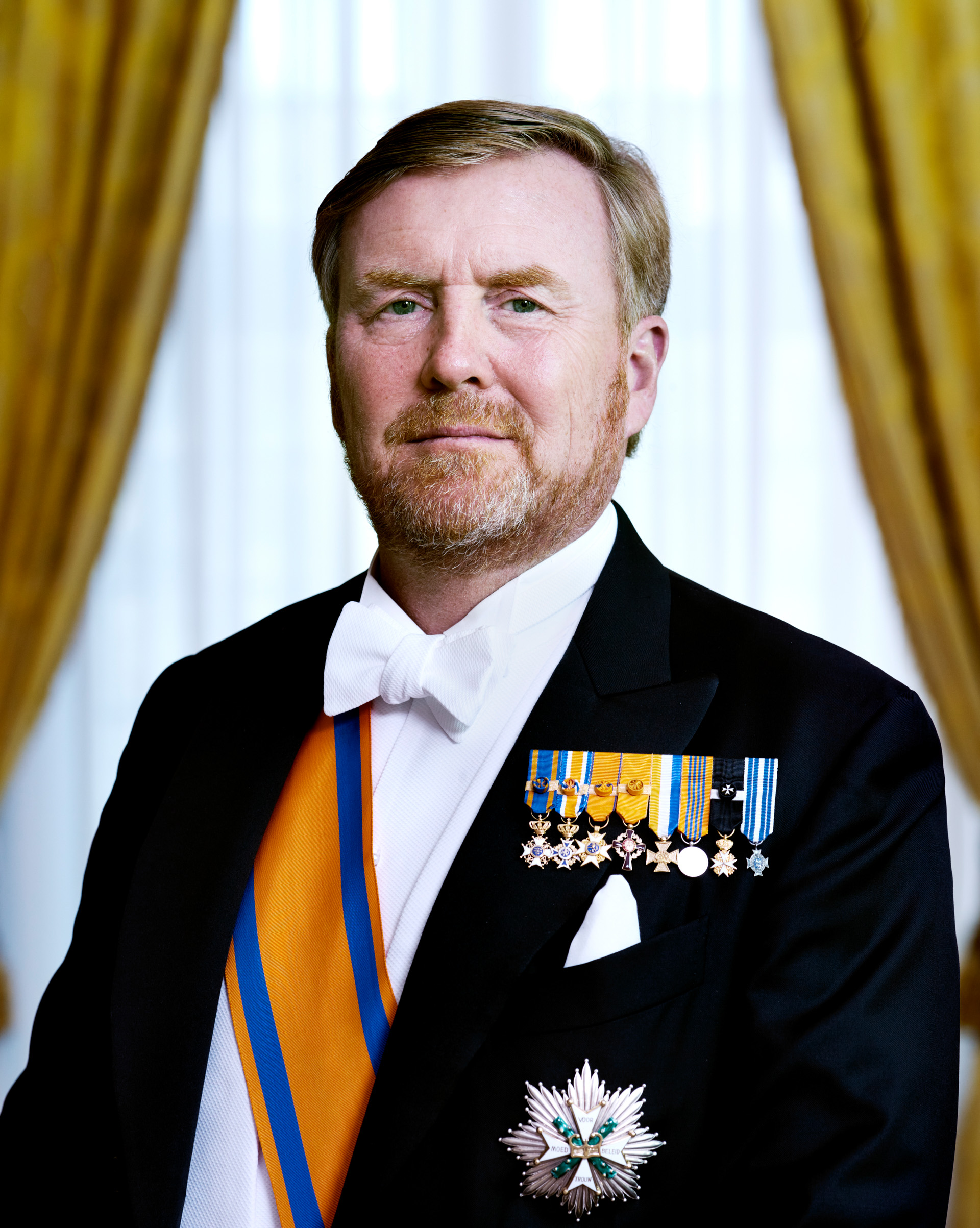 Waarom mag je de hand van koning Willem-Alexander niet schudden?