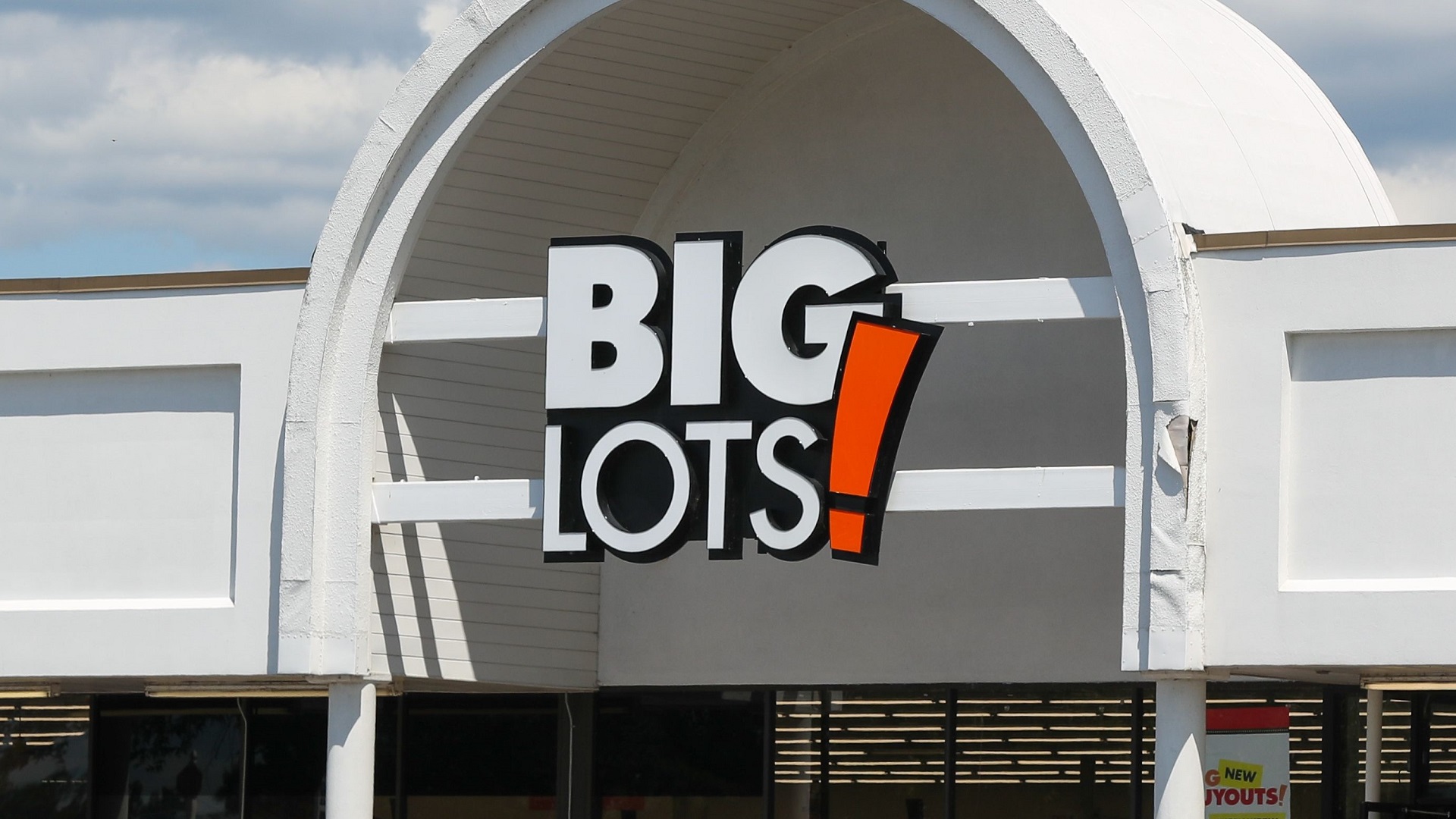 Big Lots: 8 Best Things To Buy at Its ‘All Stores Closing’ Sale