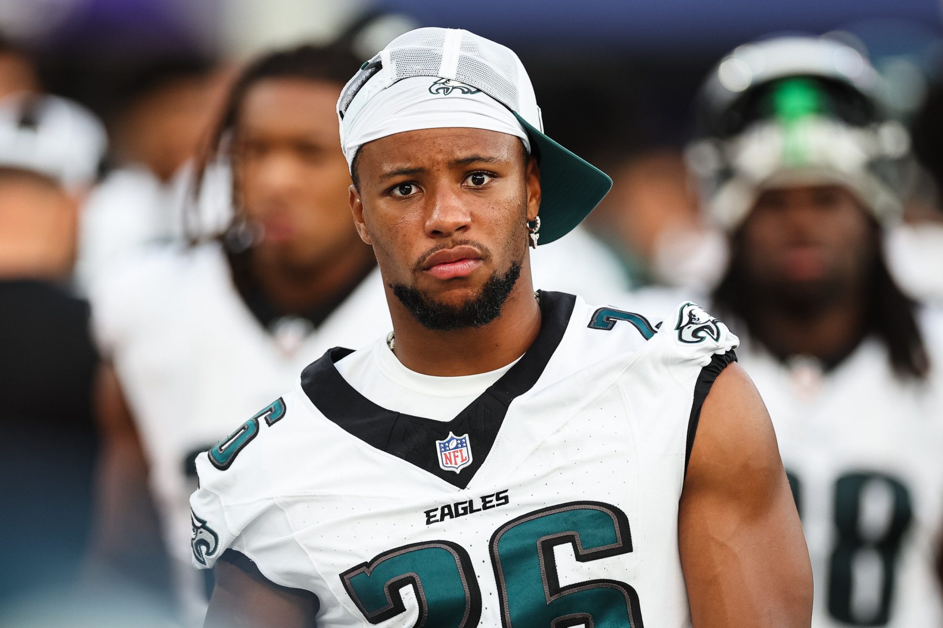 30 NFL players who are both talented and attractive