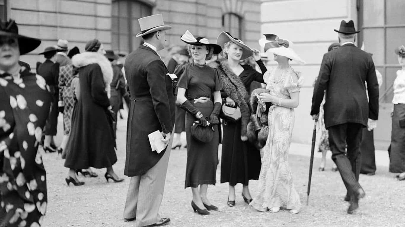 Glamorous Fashion of the 1930s Brought to Life in Photos