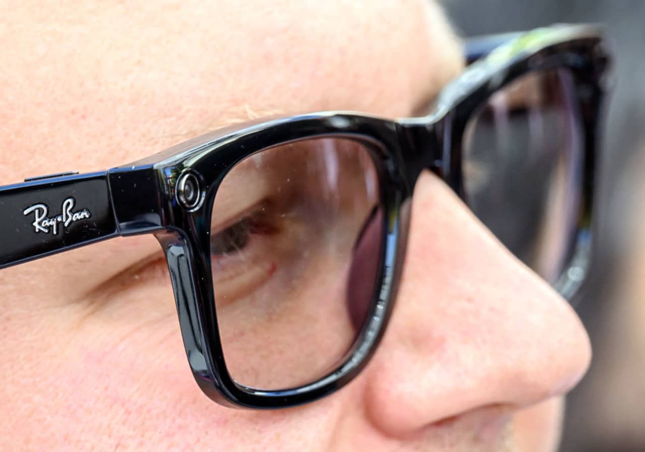 Facebook-Parent Meta Readies ‘Hypernova’ Glasses. What It Means for the ...