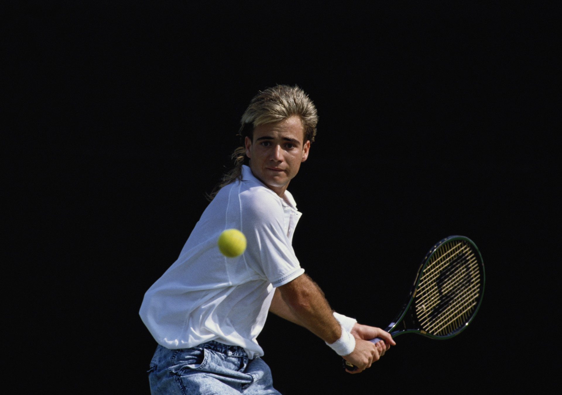 How does tennis scoring actually work?