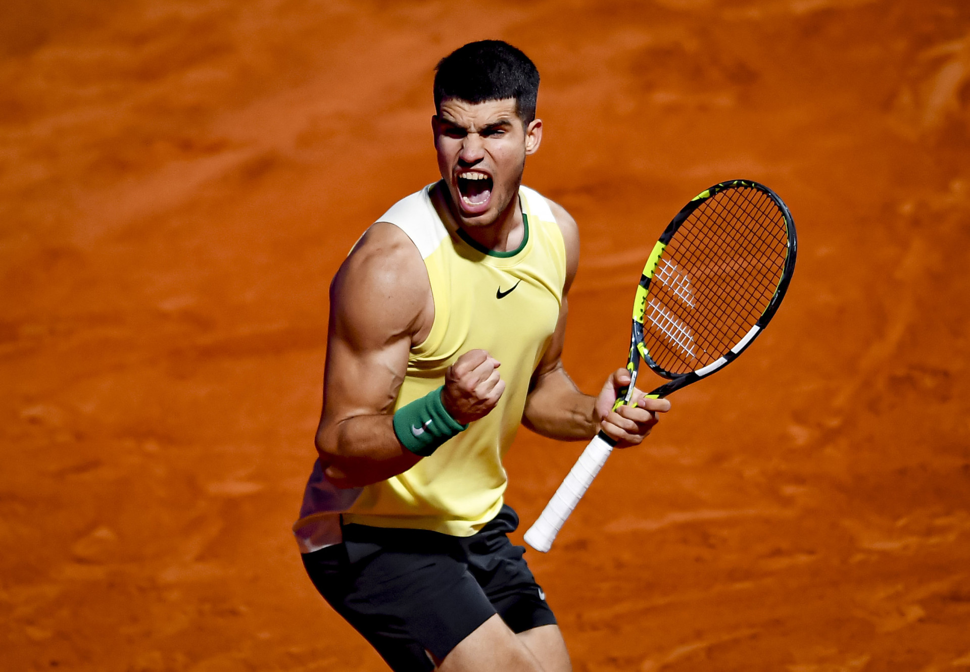 How does tennis scoring actually work?