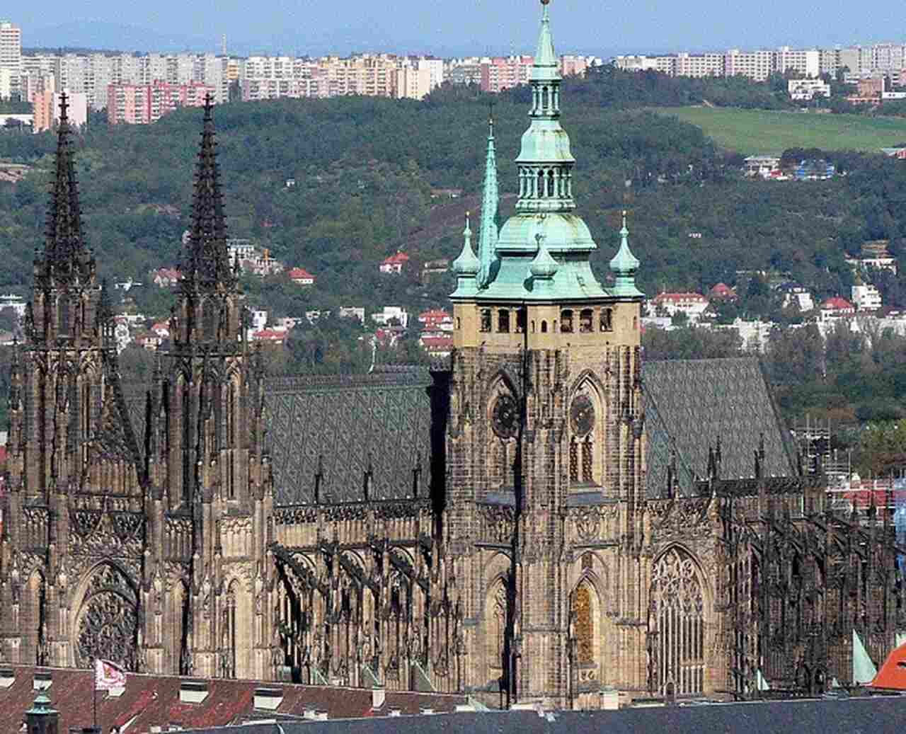 Praga reúne arquitetura histórica e cenários encantadores na Europa