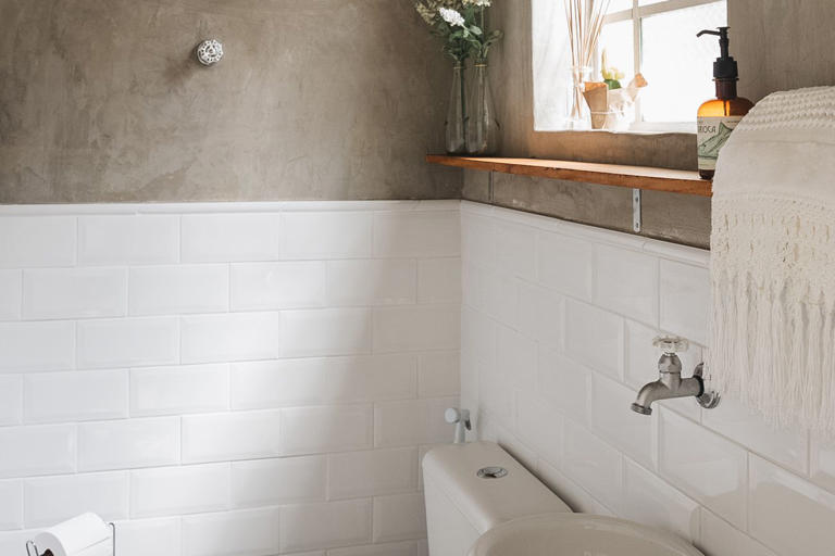 5 best bathroom wall options