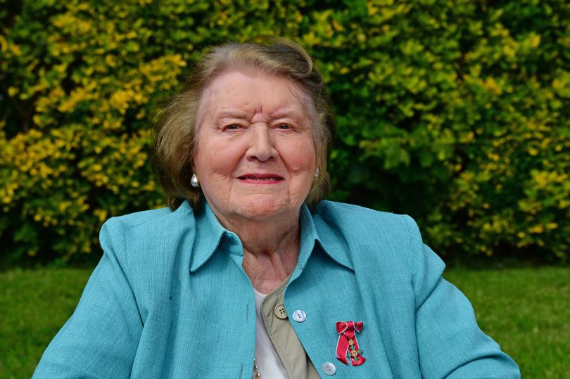 Dame Patricia Routledge to be given Wirral's highest award