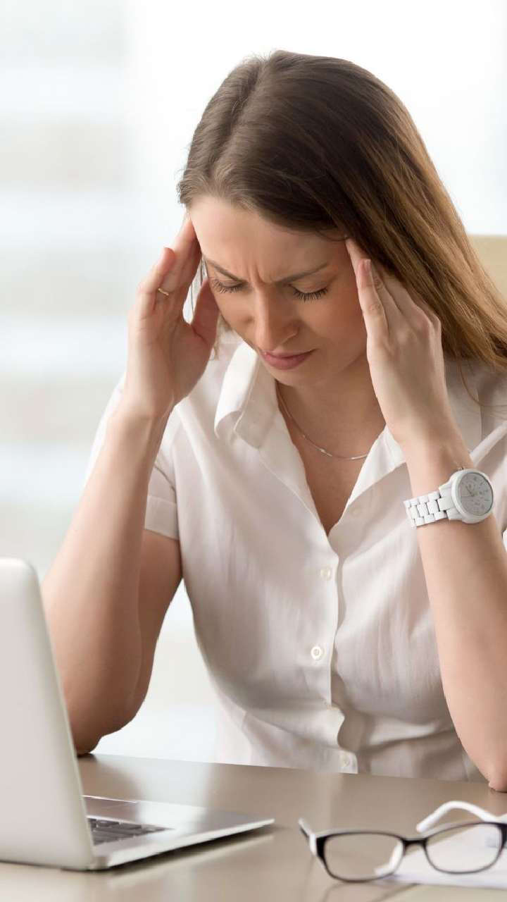 6 Effective Ways To Get Rid Of Headaches In Office 6 Effective Ways To Get Rid Of Headaches In Office