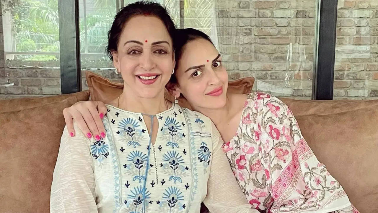 Esha Deol Reveals How Comparisons To Mom Hema Malini 'Affected' Her ... Esha Deol Reveals How Comparisons To Mom Hema Malini 'Affected' Her ...