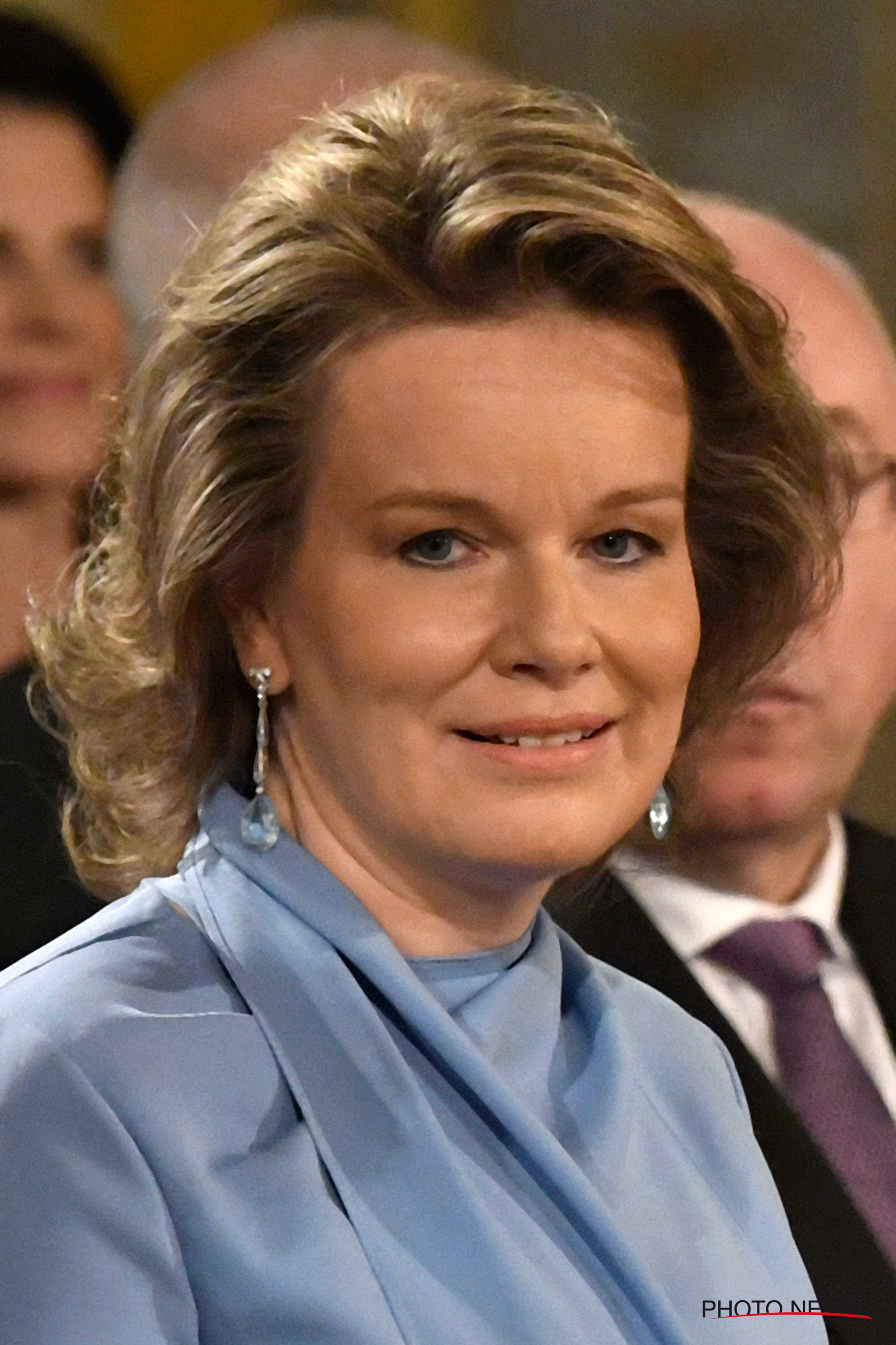 Waarom kiest koningin Mathilde altijd zo’n opvallende juwelen?