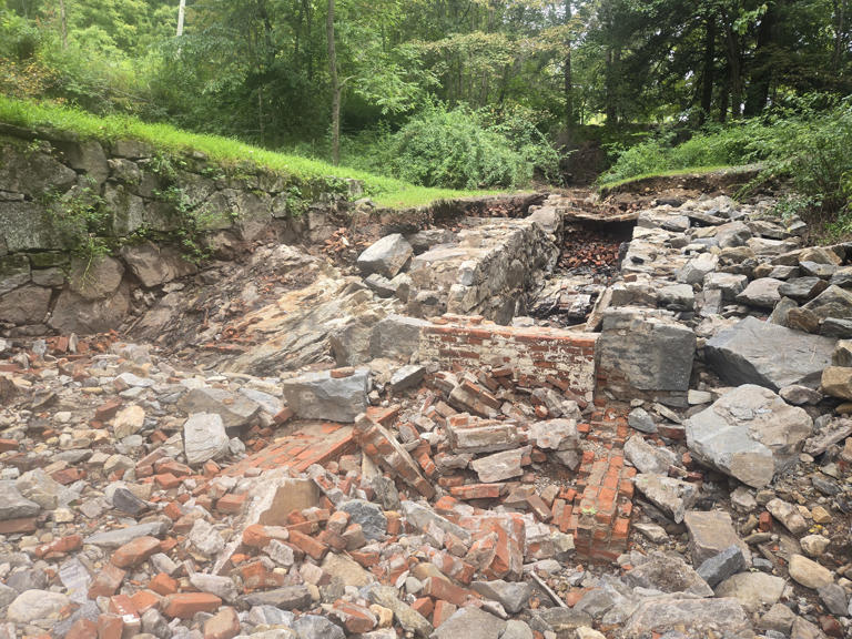 State archaeologists urge people not to take artifacts revealed by flooding State archaeologists urge people not to take artifacts revealed by flooding
