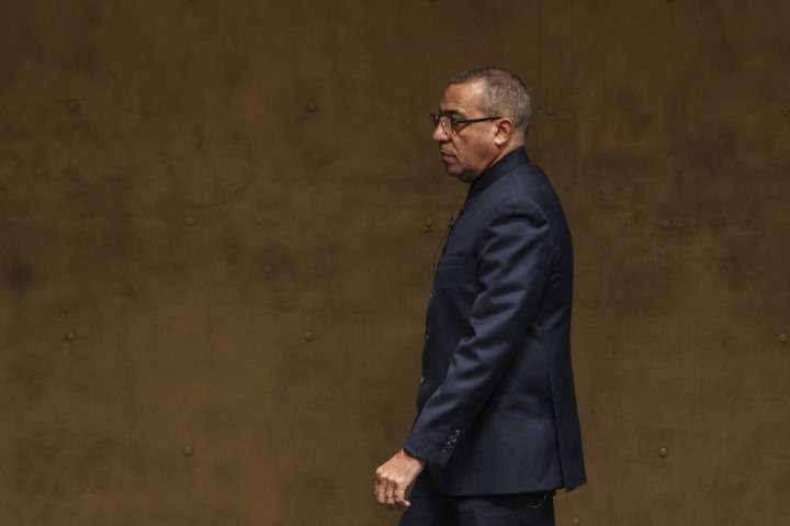 Presidente são-tomense nomeia 10 ministros para Governo de Américo Ramos