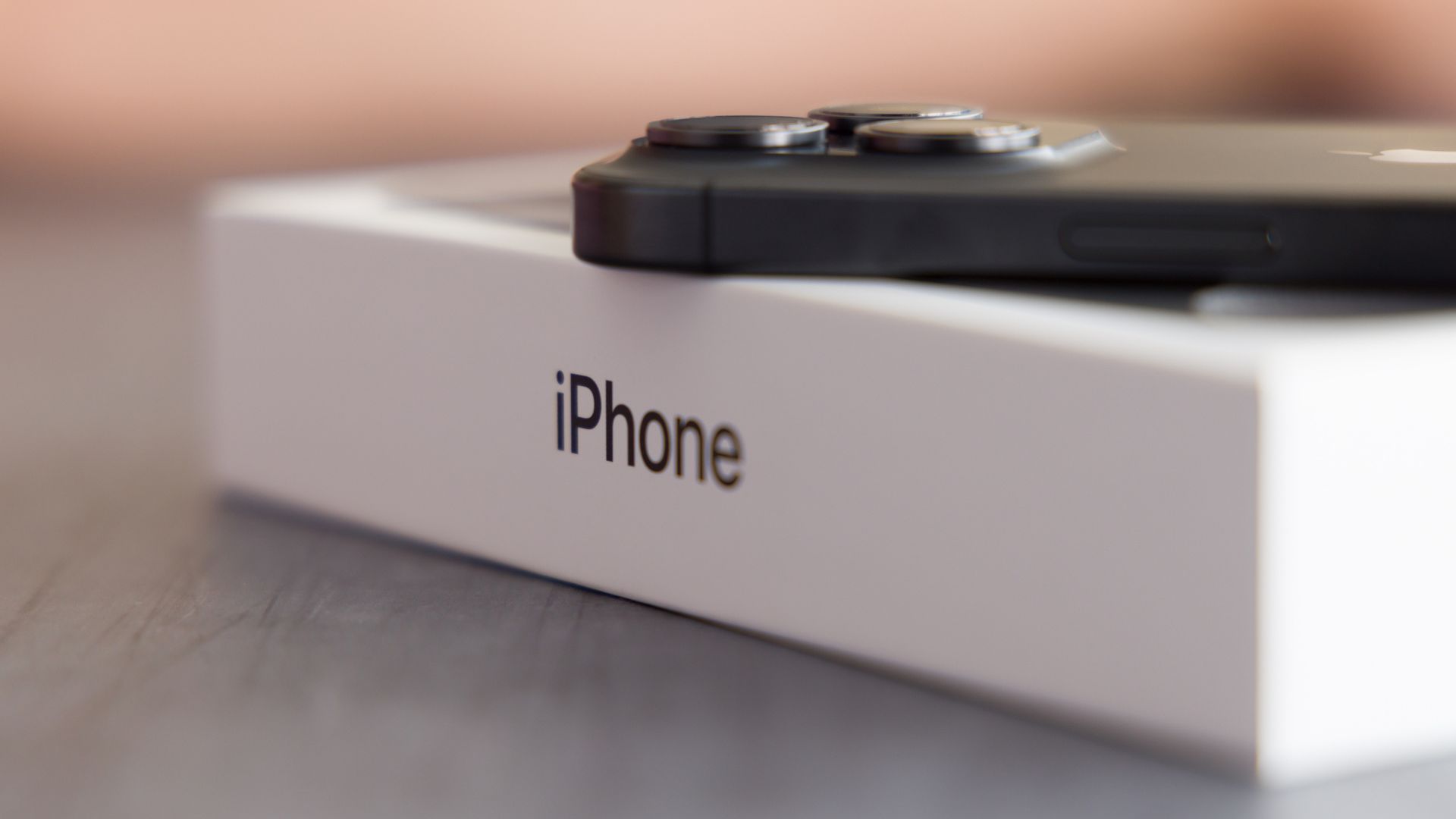 9 Apple Products That Are Cheaper on Amazon