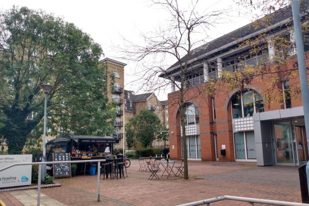 New temporary entrance to Reading council offices as library work continues