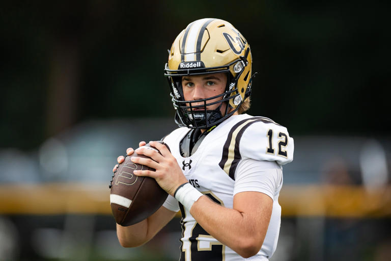 Buchholz stunner: Trace Johnson, son of former Gators QB Doug Johnson ...