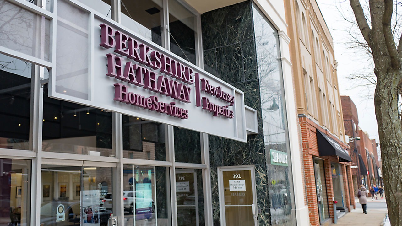 Jim Cramer on Berkshire Hathaway: “Could Be Good, But It’s Not Buffett”