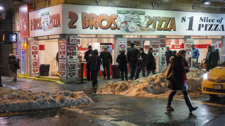 11 Red Flags You Should Always Look For At A Pizza Shop, According To ...