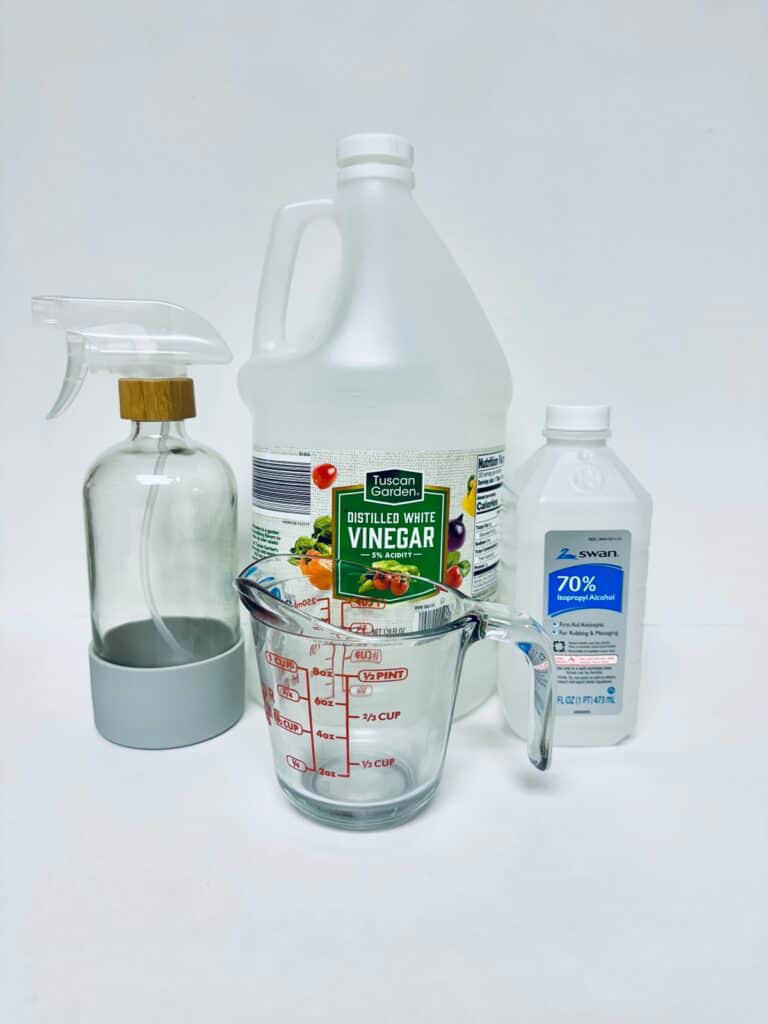 Easy 3-Ingredient DIY Glass Cleaner Recipe
