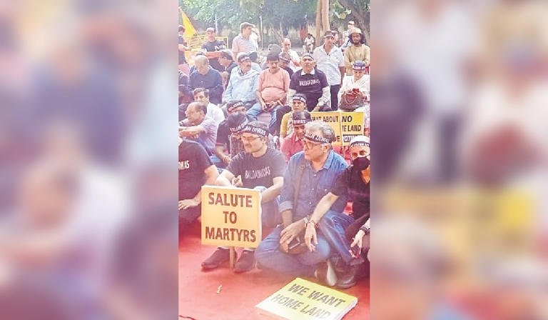 Kashmiri pandits hold protest in Delhi, demand SIT probe into ... Kashmiri pandits hold protest in Delhi, demand SIT probe into ...