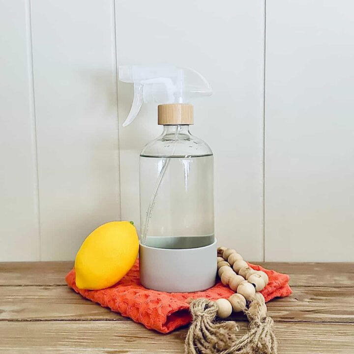 Easy 3-Ingredient DIY Glass Cleaner Recipe