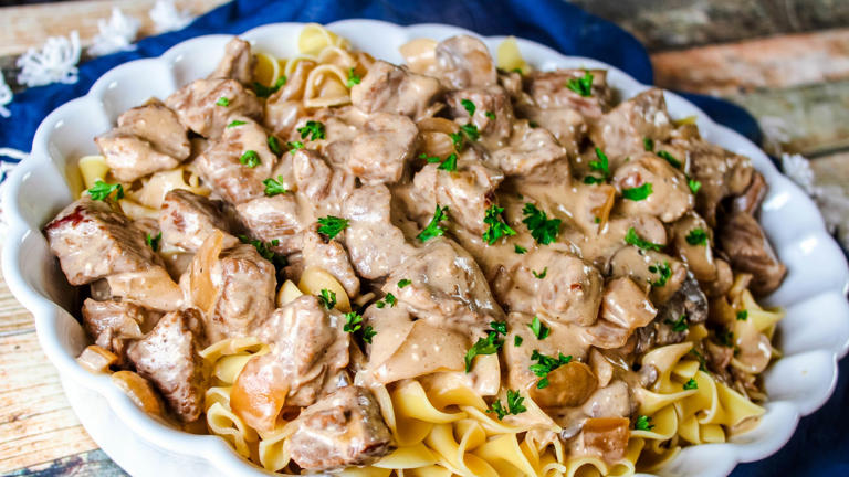 A Simple Slow Cooker Meal The Whole Family Will Love - Meg's Homemade ...