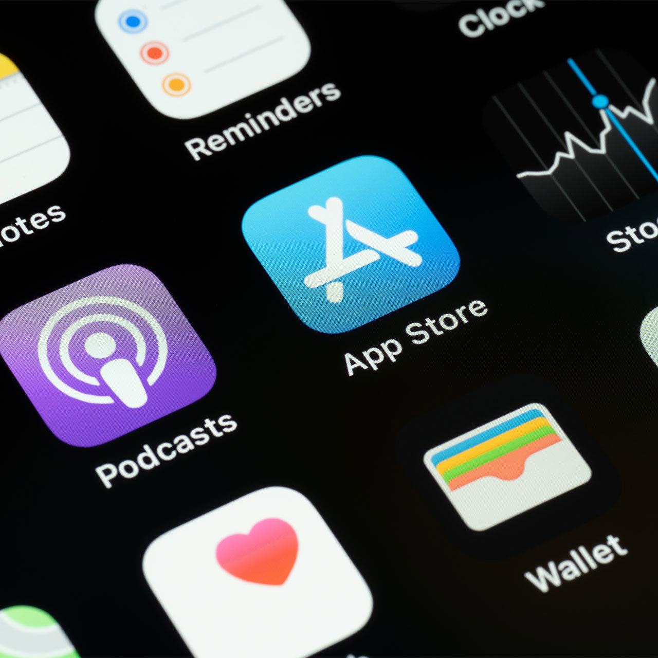 4 Pre-Installed Apps To Delete From Your iPhone For Storage, Battery ... 4 Pre-Installed Apps To Delete From Your iPhone For Storage, Battery ...