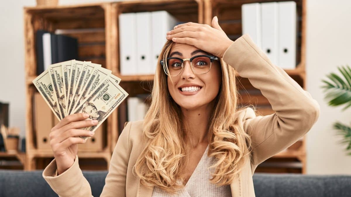 6 Signs That People Are Too Obsessed With Making Money