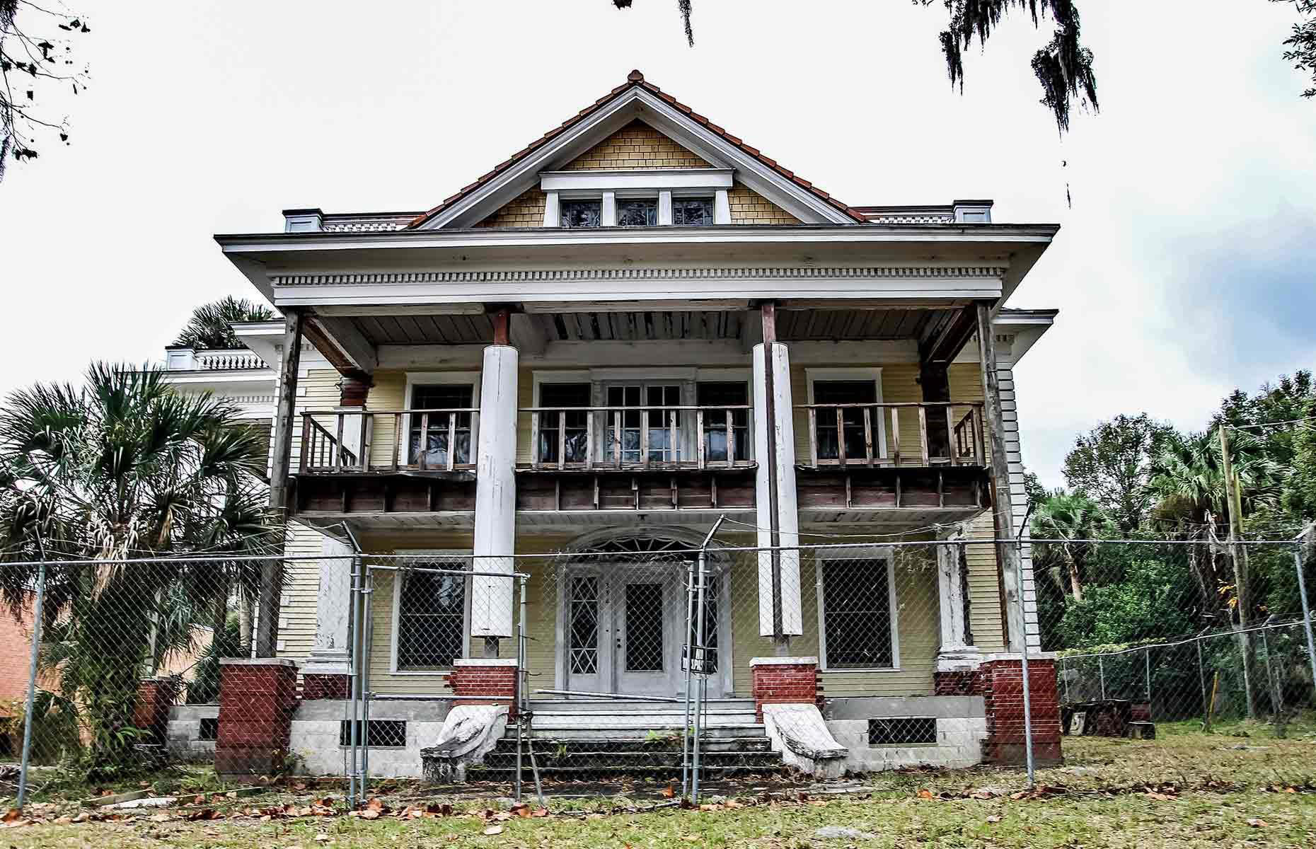 Is Florida’s Most Impressive Mansion Too Expensive To Repair? Is Florida’s Most Impressive Mansion Too Expensive To Repair?