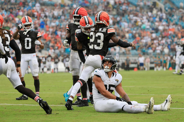 What channel is Browns vs Commanders today? Time, TV streaming info to ...