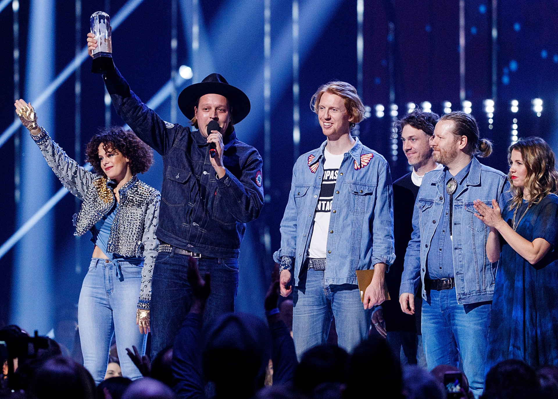 Famous bands with a huge number of members