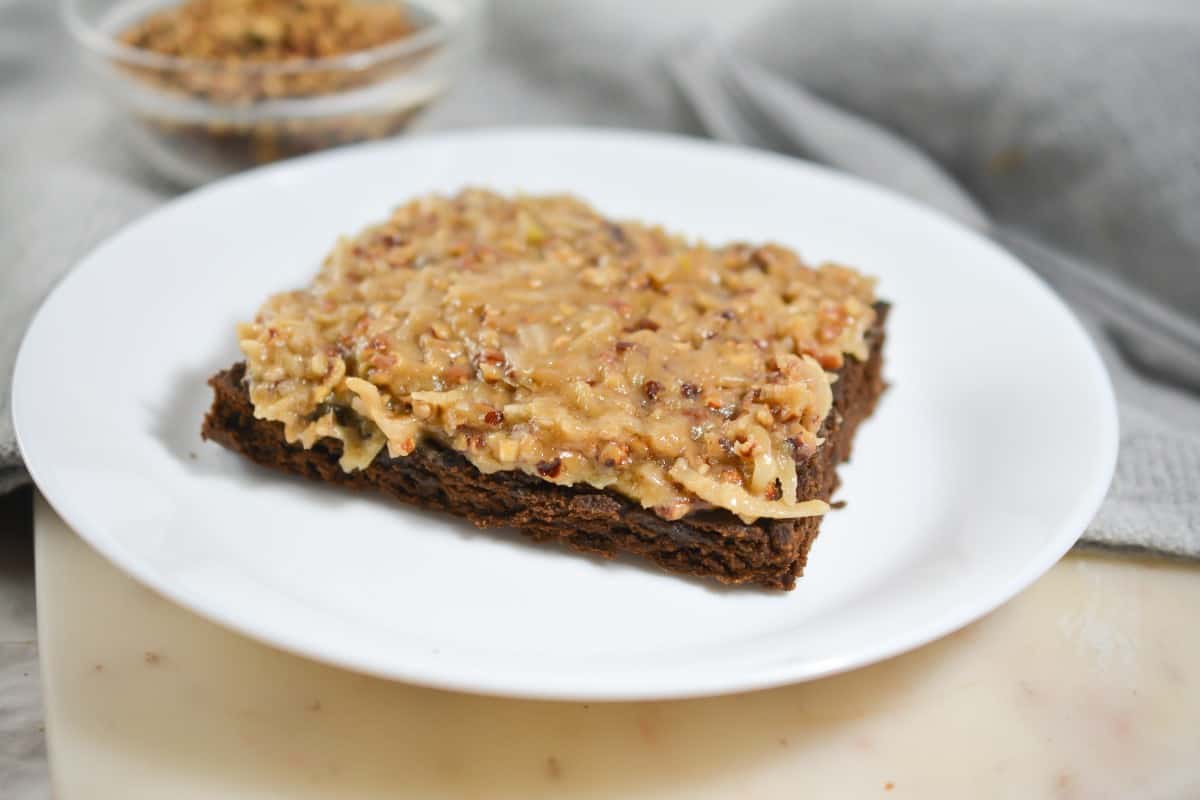 11 Low-Carb Cakes That Put a Fun Spin on the Classics