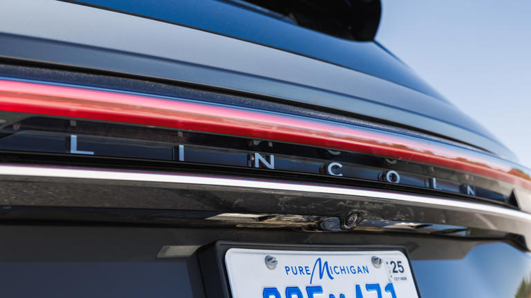 2024 Lincoln Nautilus Hybrid First Test: Simply Sumptuous