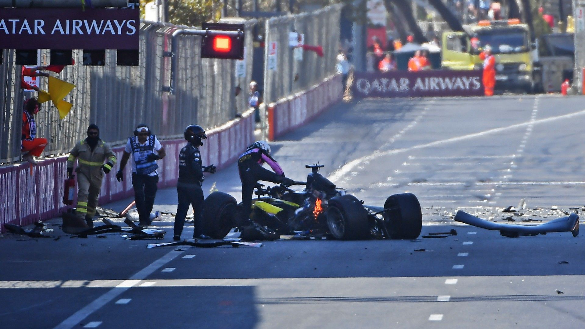 La voiture ne démarre pas et les autres s'écrasent sur elle : les ...