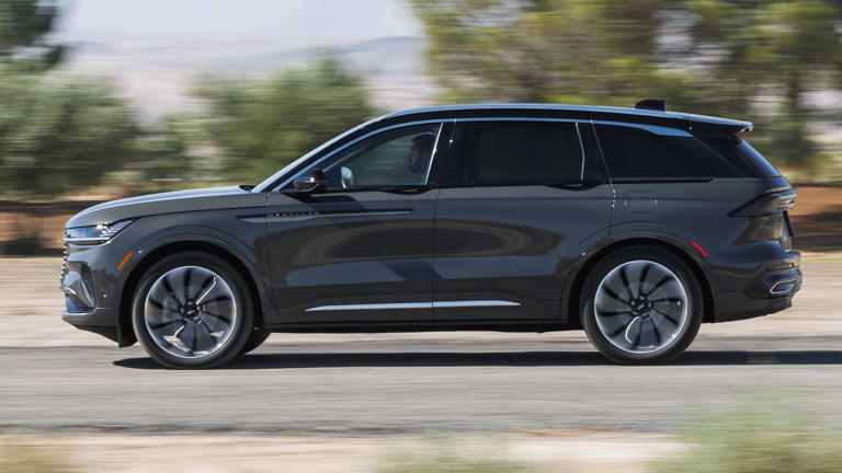 2024 Lincoln Nautilus Hybrid First Test: Simply Sumptuous