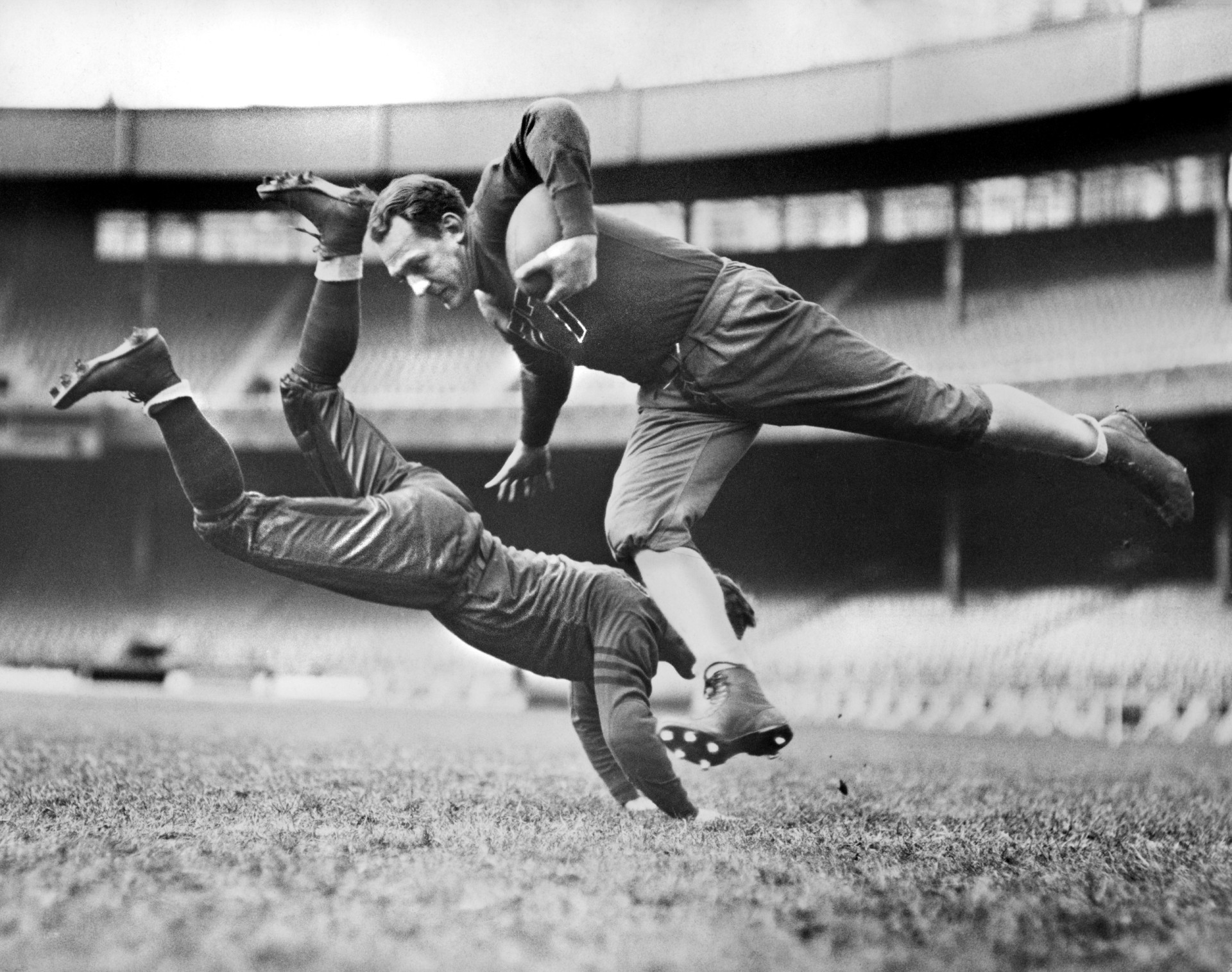 NFL Extra Points Credit Card: Guide to all the benefits and team cards