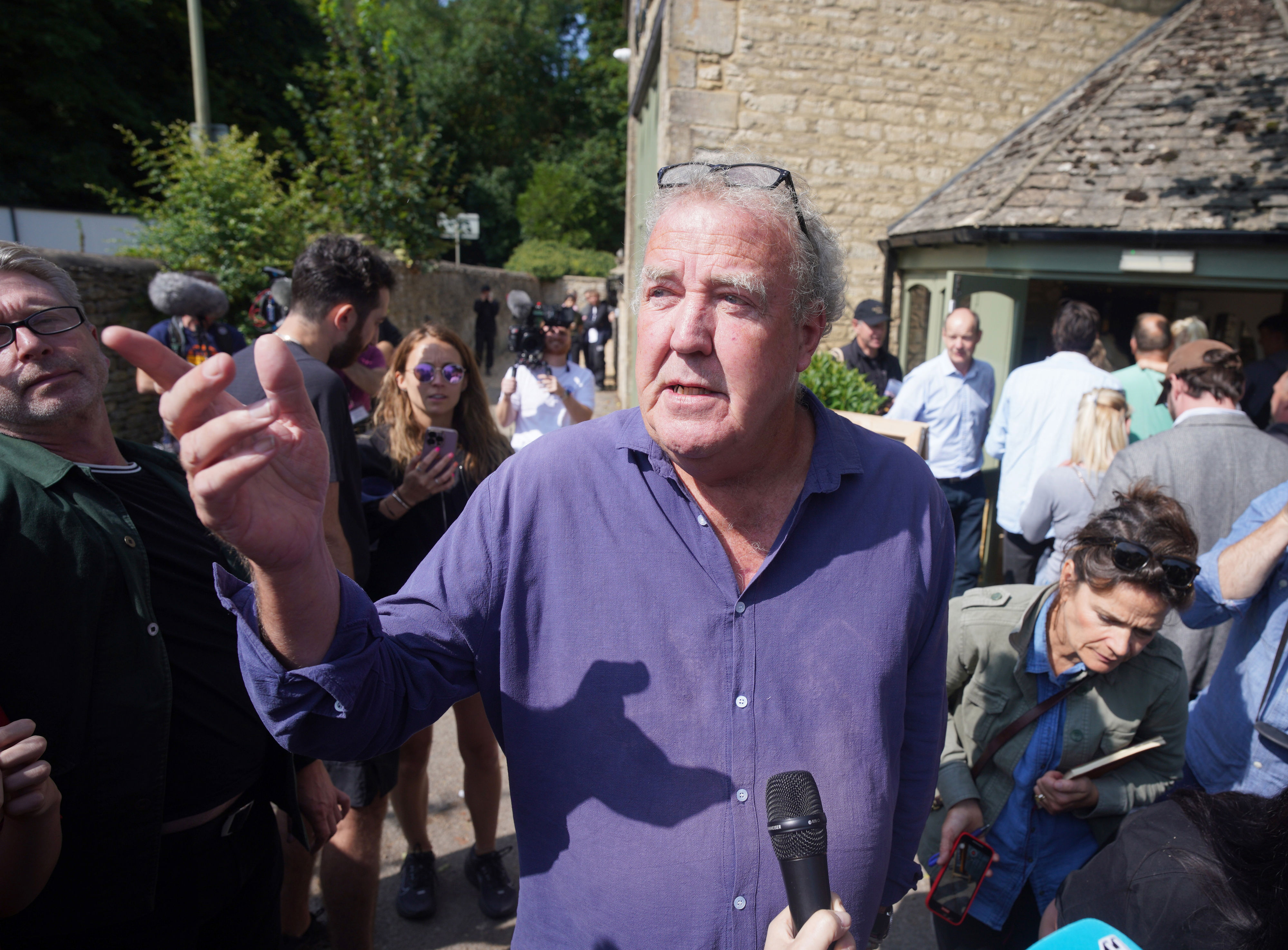 Jeremy Clarkson given nine key rules to follow for Farmer's Dog pub