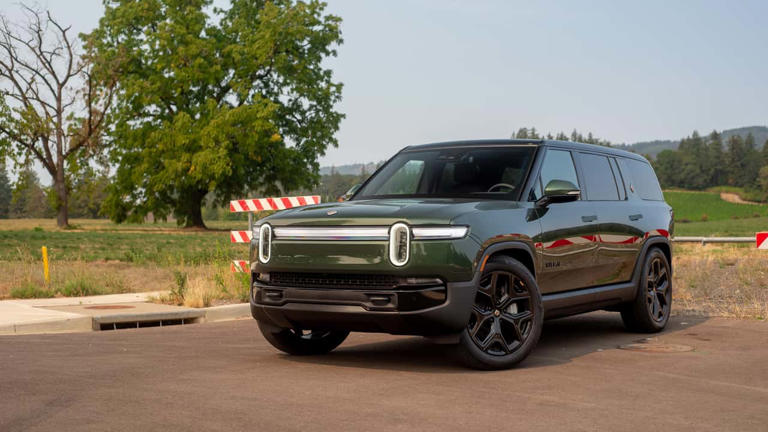Rivian Offers $6,500 Off Of R1T And R1S Leases As Tax Credits End