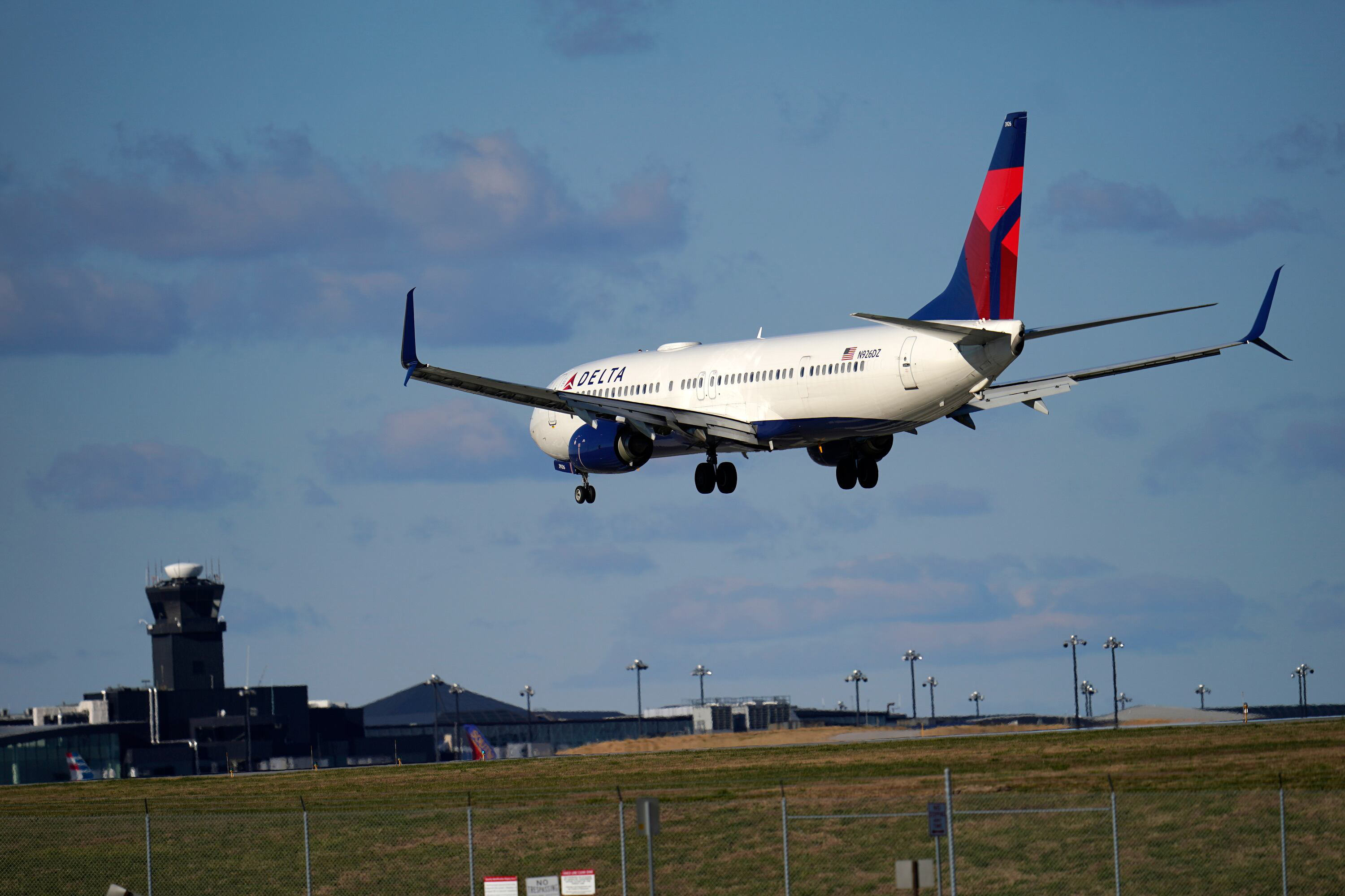 Airlines add flights at McGhee-Tyson ahead of big Vol road matchups Airlines add flights at McGhee-Tyson ahead of big Vol road matchups