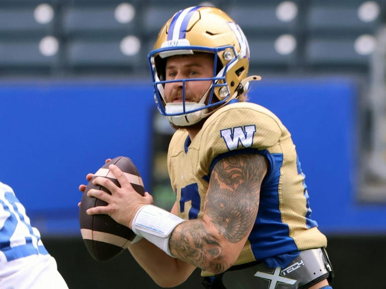 Blue Bombers bring back popular backup QB Chris Streveler
