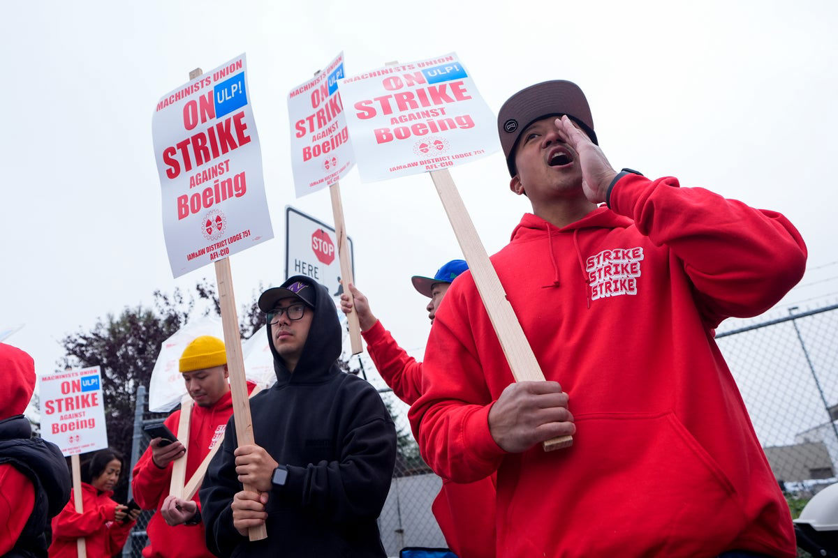 Boeing says it's considering temporary layoffs to save cash during the ... Boeing says it's considering temporary layoffs to save cash during the ...