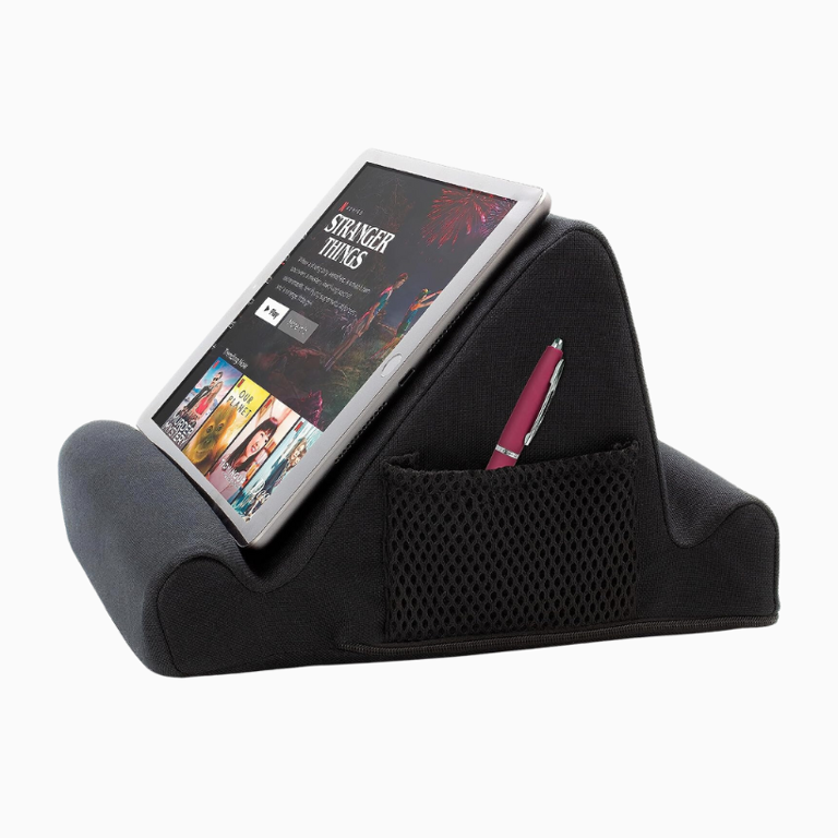 Cultivate the Perfect Reading Vibe With These Cozy Essentials