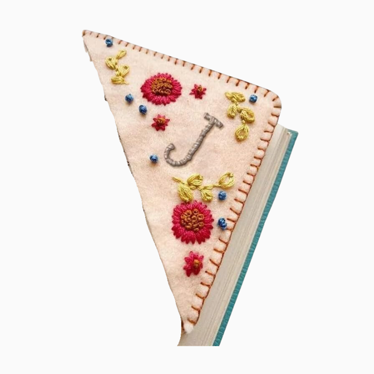 Cultivate the Perfect Reading Vibe With These Cozy Essentials