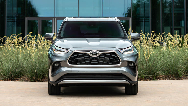 2025 Toyota Highlander 25th Edition Celebrates 25 Years of Adulting