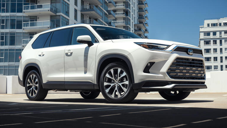 2025 Toyota Highlander 25th Edition Celebrates 25 Years of Adulting