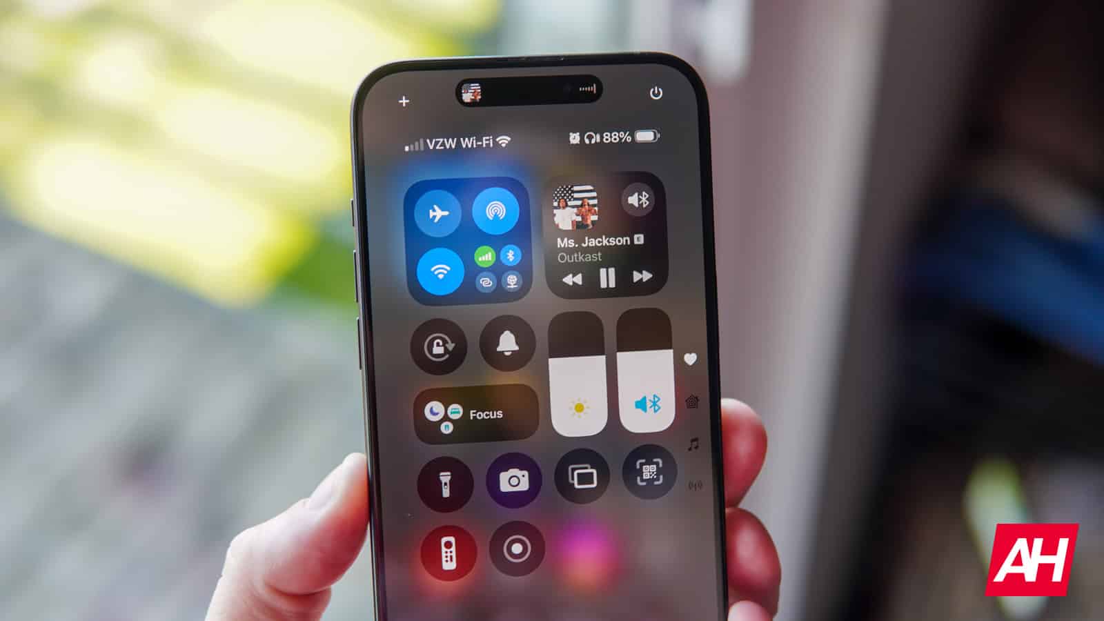 How to Customize the New iOS 18 Control Center