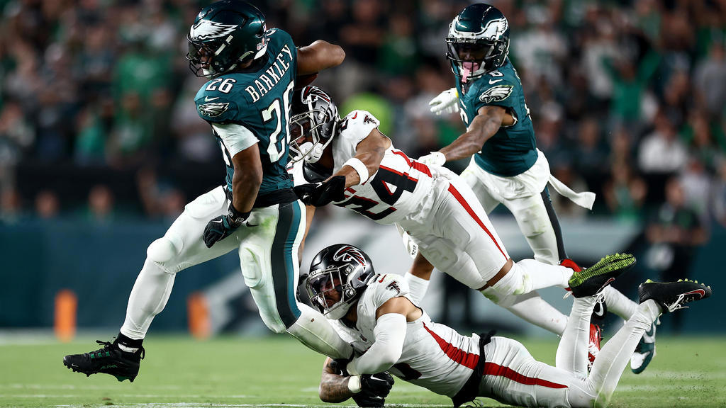 Saquon Barkley shoulders blame for Eagles' loss to Falcons after drop ... Saquon Barkley shoulders blame for Eagles' loss to Falcons after drop ...