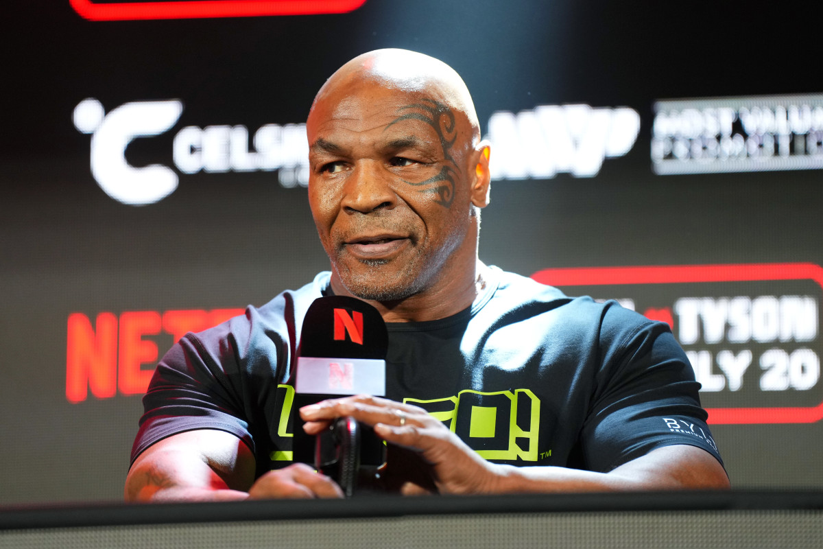 Boxing Legends Mike Tyson, Floyd Mayweather Announce Fight For 2026